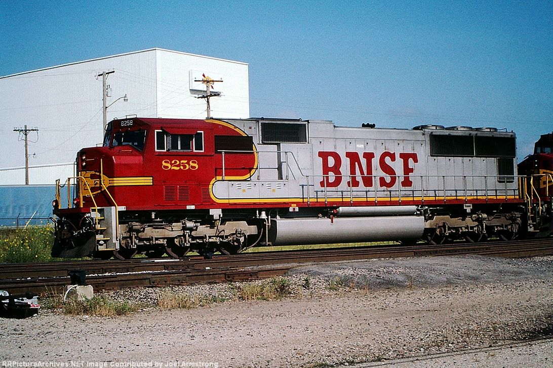 BNSF 8258